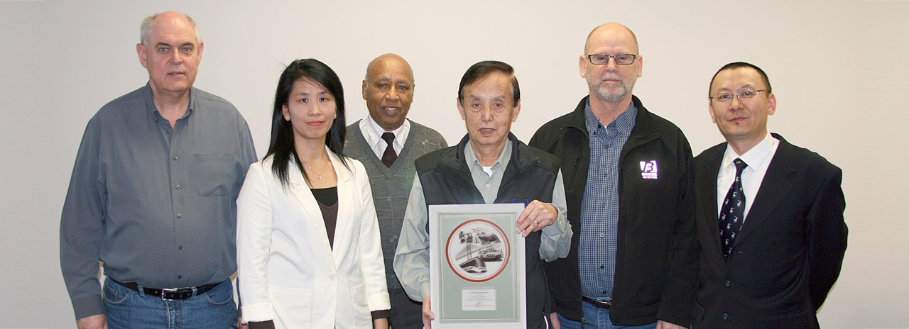 Binnie Honours Bill Wong - News - Binnie